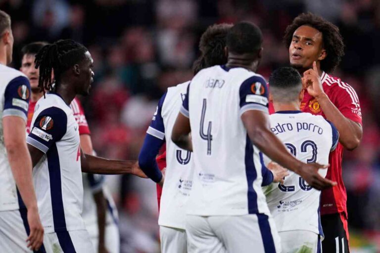 Manchester United, sempre meno spazio per l'ex Bologna Zirkzee ...