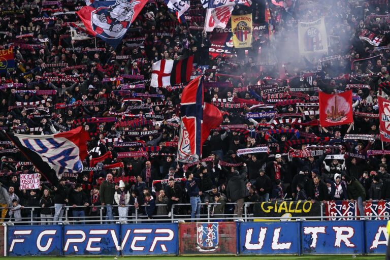 Bologna, i Forever Ultras festeggiano i 50 anni al Dall'Ara